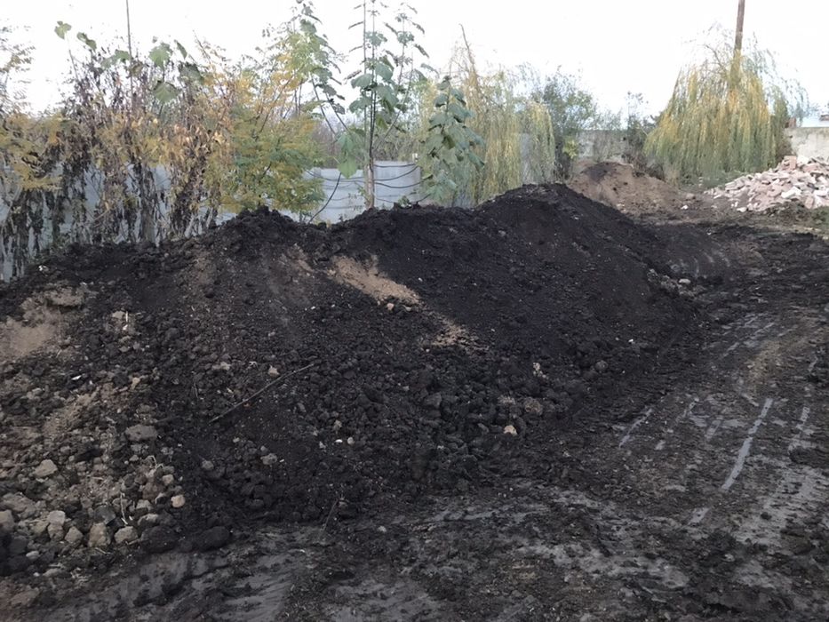 Compost pentru gradina pamant de flori amestecat mranita de bovine ...