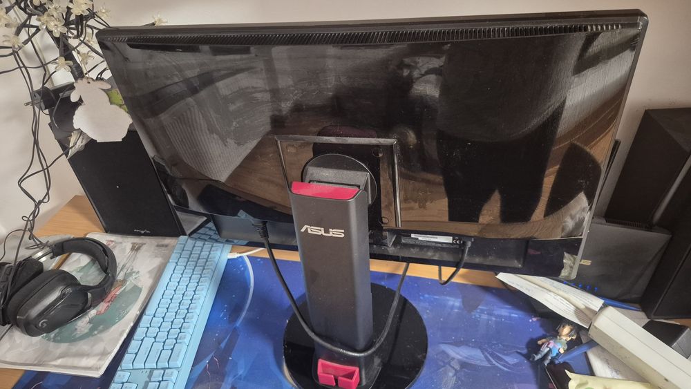 Monitor Asus 60hz second hand Medias • OLX.ro