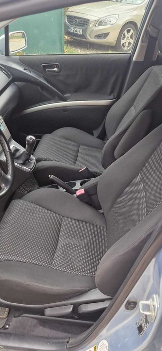 Toyota Corolla Verso cu 7 Locuri Brasov • OLX.ro