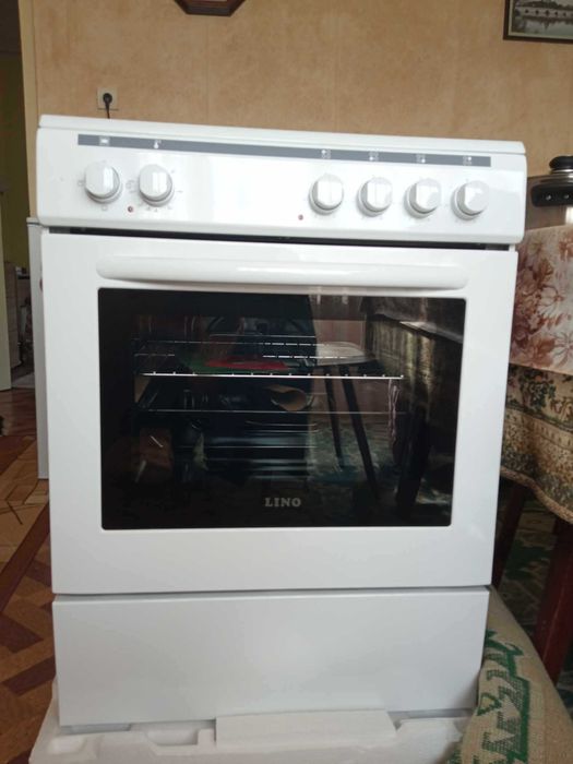 LINO готварска печка с четири котлона и фурна за вграждане гр. Карлово • OLX.bg