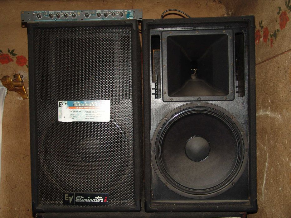 Vand boxe e voice db garry rcf dynacord f 150 mixer dynacord mp 7 Turda ...