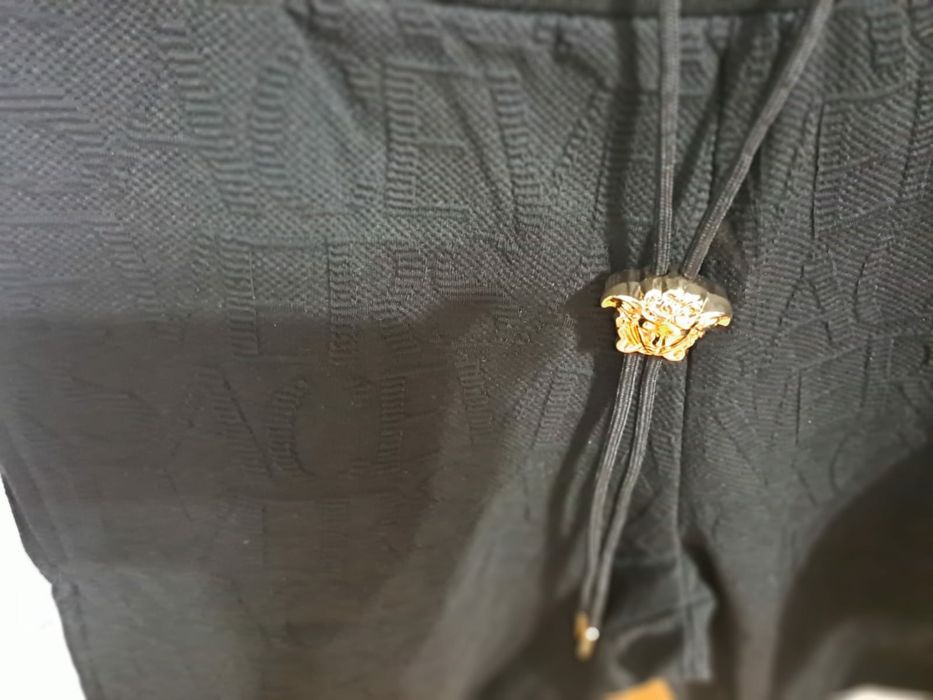 Compleu Versace Bucuresti Sectorul 6 • OLX.ro