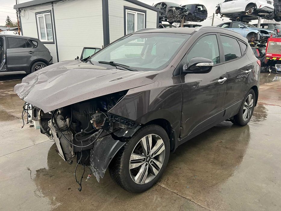Hyundai ix35 2.0d 4x4 2015 Avariat 150.000km Chitorani • OLX.ro