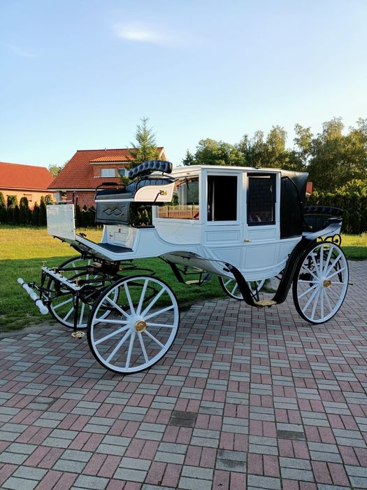 Trasura glasslandauer,caleasca de gala Sighisoara • OLX.ro