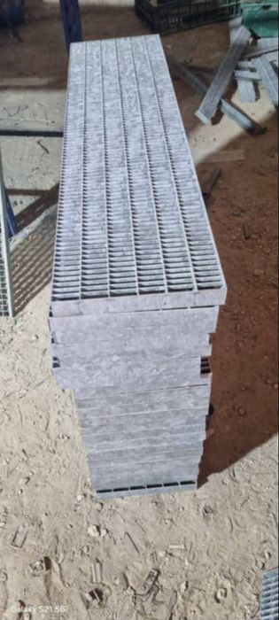 Vând trepte zincate Iasi • OLX.ro