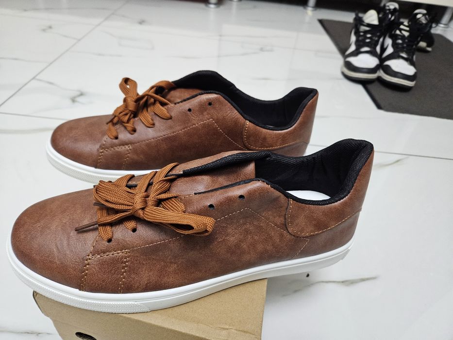 Adidasi barbati 44 Iasi • OLX.ro