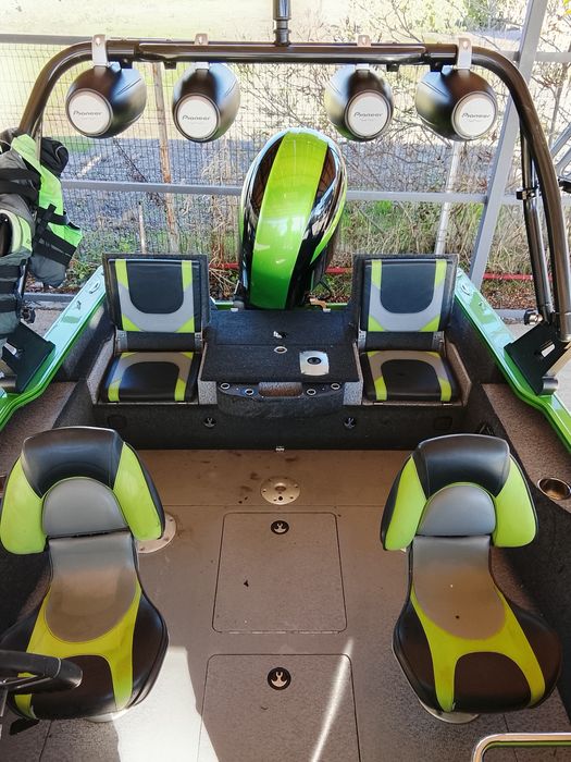 OCAZIE !!! Se vinde barca Finval Fish Pro Calarasi • OLX.ro