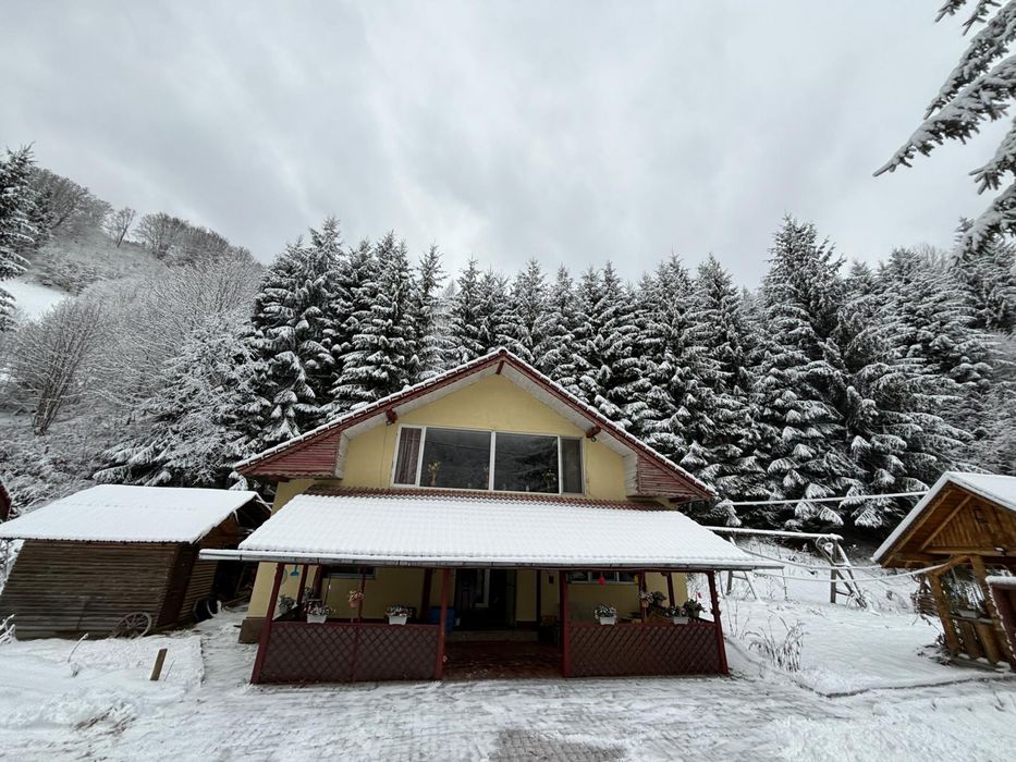 Casa de vanzare cabana de vacanta zona turistica Satic • OLX.ro
