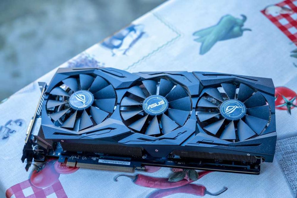 Placa video gaming Asus ROG GTX 1080Ti 11GB GDDR5X 352bit Nadrag • OLX.ro
