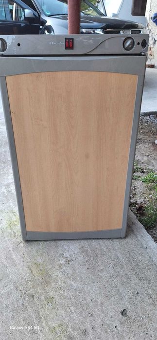 Frigider Electrolux (rulota) trei cai. Razvad • OLX.ro