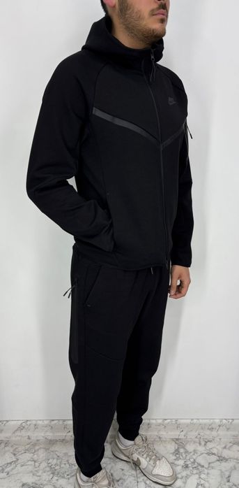 Trening Nike tech Ploiesti • OLX.ro