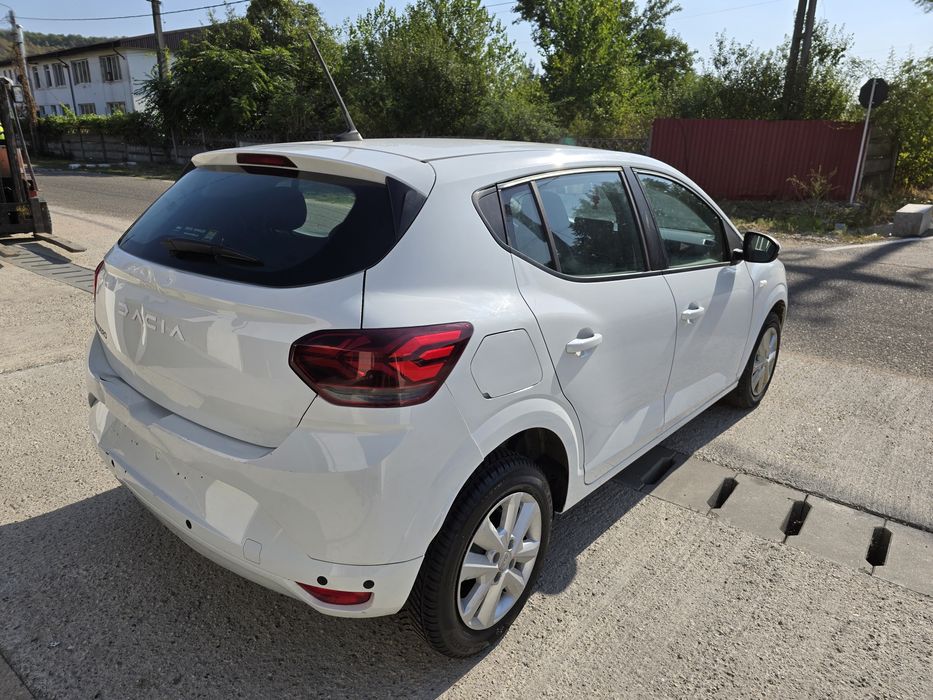 Sandero 11/2023 1.0 TCE GPL fabrica navigatie camera avariat Lovit ...