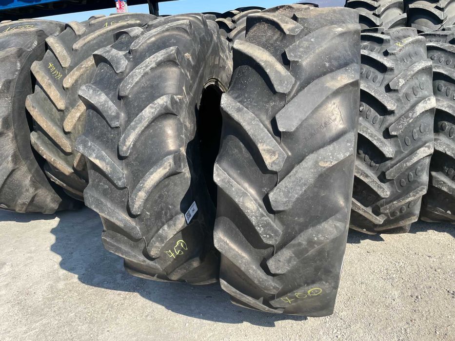 Roti fata semi-uzate 14.9r24 cauciucuri tractor john deere fata ...