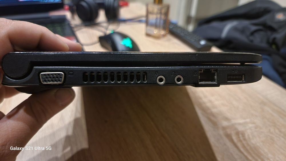 Лаптоп Toshiba NB250 10" екран гр. Варна Погреби • OLX.bg