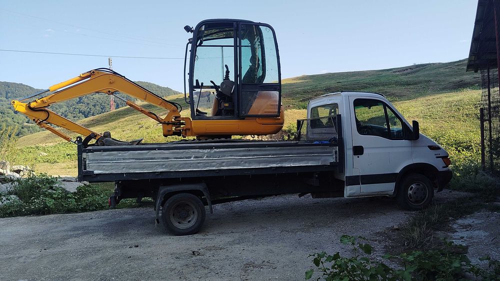 Vând miniexcavator case cx 28 din 2001 Corbeni • OLX.ro