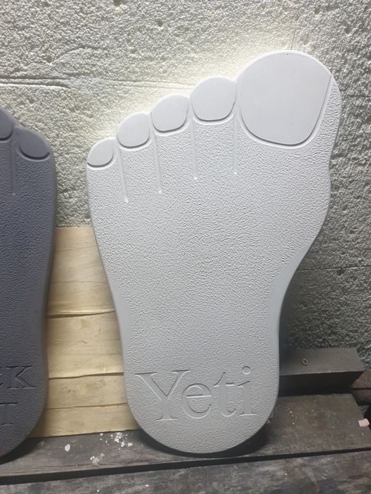 Talpi urias Yeti/Black Foot pentru grădina!! Baia Mare • OLX.ro