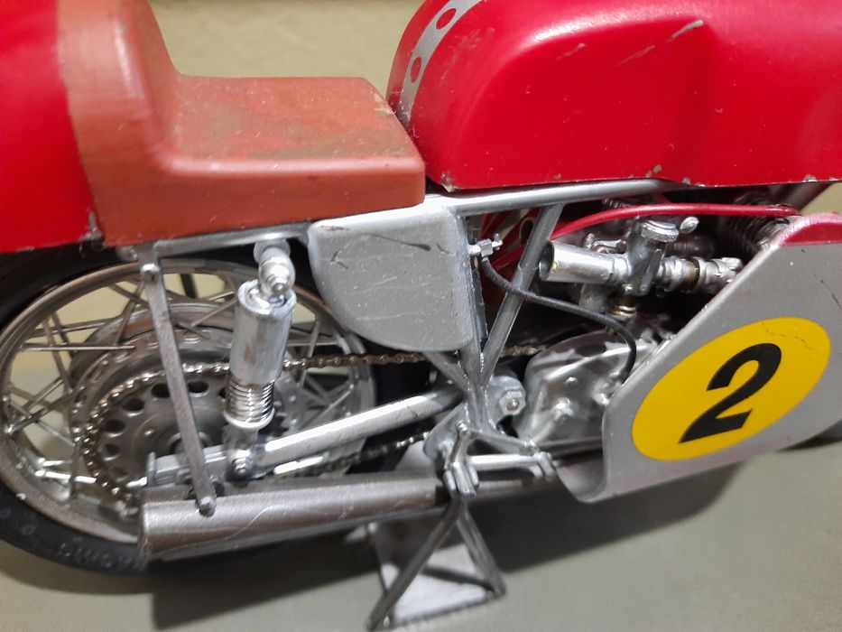 Macheta moto MV Agusta Revell Bucuresti Sectorul 4 • OLX.ro