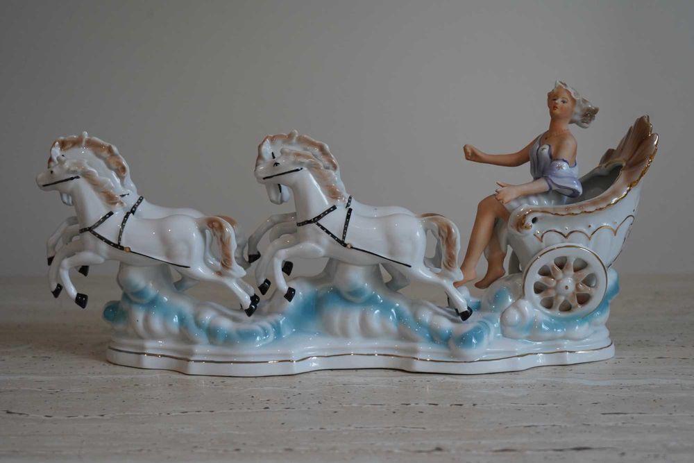 Bibelou Vintage - Trasura/Caleasca cu 4 cai - Portelan fin Bucuresti ...