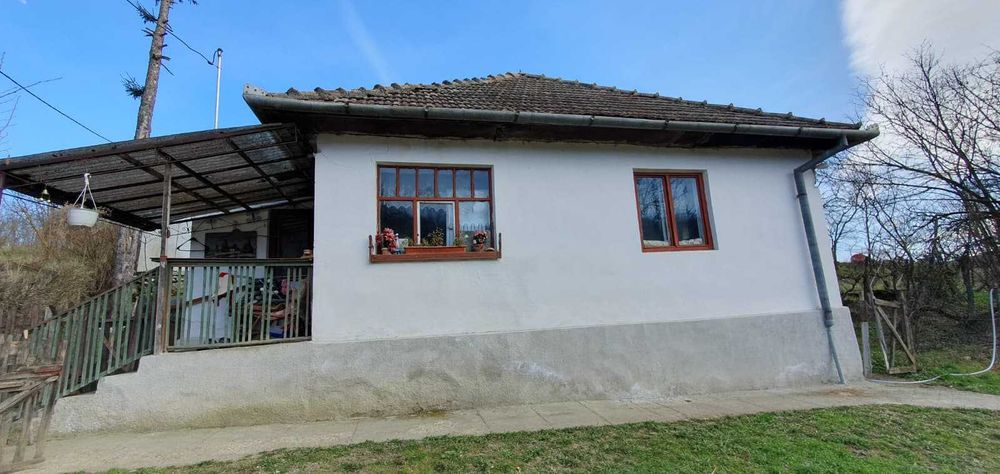 Vand casa veche la tara in Iclozel 35 km de Cluj Iclozel • OLX.ro