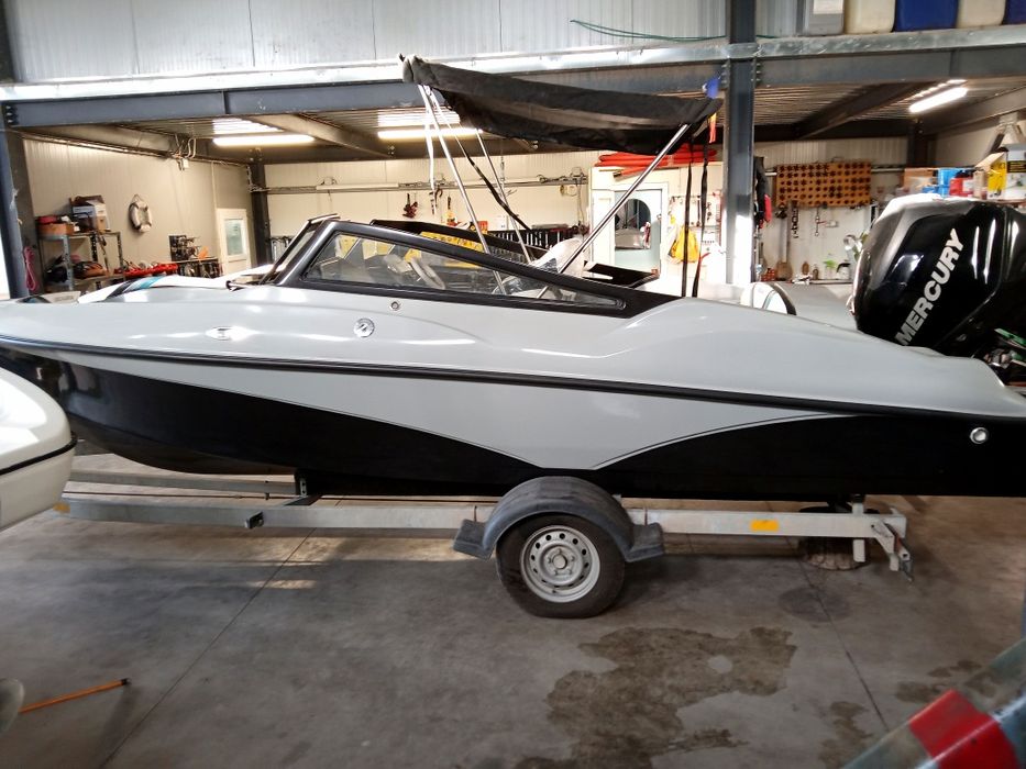 Barca BowRider Excalibur 6m + motor Mercury Verado 150 cp Galati • OLX.ro