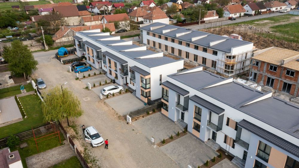 BĂRSA RESIDENCE! Case insiruite cu curte și grădină. Zarnesti • OLX.ro
