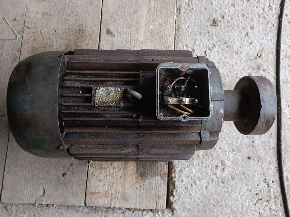Motor trifazic 11 kW, 2900 rot/min Botosani • OLX.ro