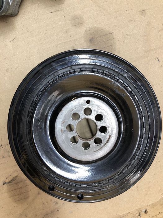 Демпферна шайба оптегач шайба водна и хидравлична помпа Audi a4 a6 a5 ...