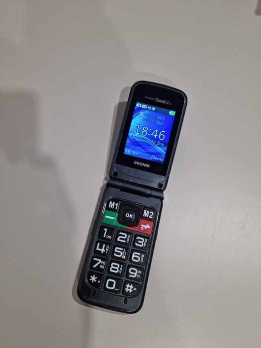 Telefon cu clapeta pentru seniori cu butoane si display foarte mare ...