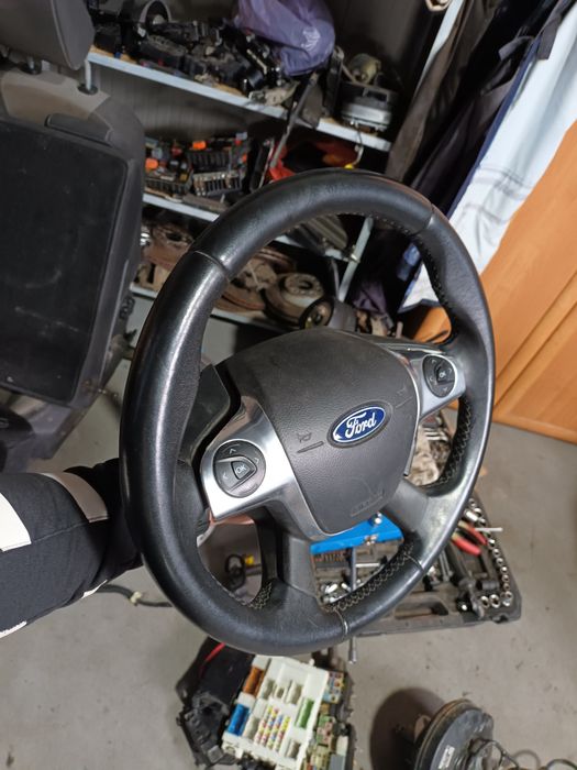 Volan ford focus mk3 cu comenzi Craiova • OLX.ro