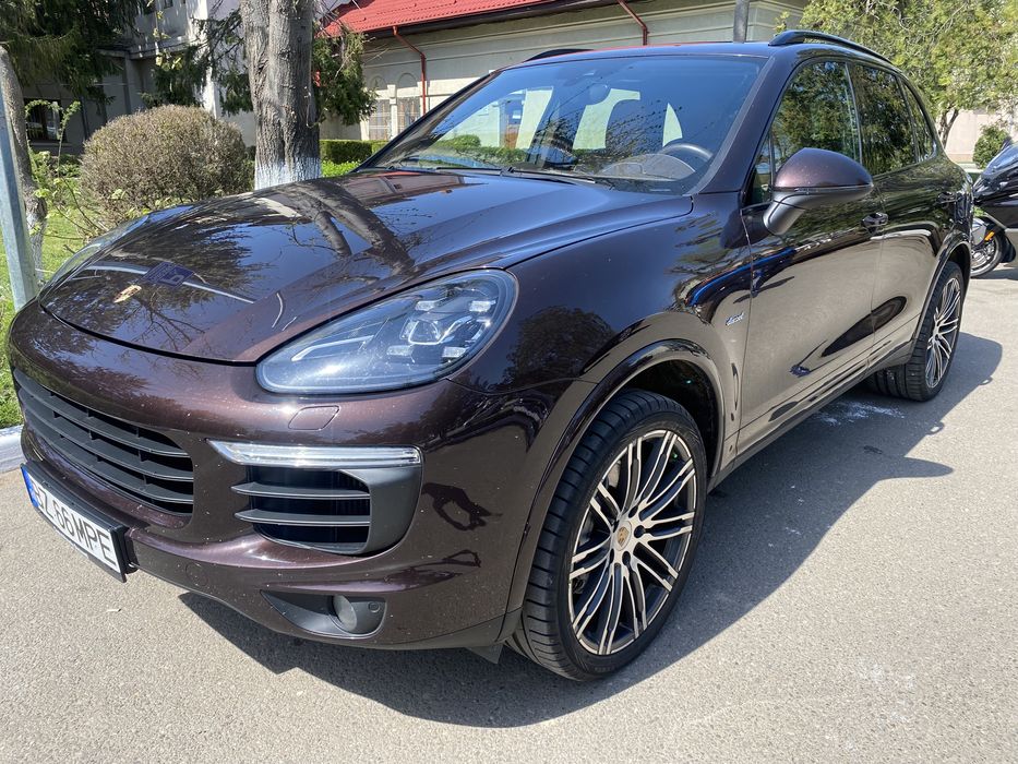 Inchirieri auto de lux / masini de lux / Inchiriez suv și limuzina ...