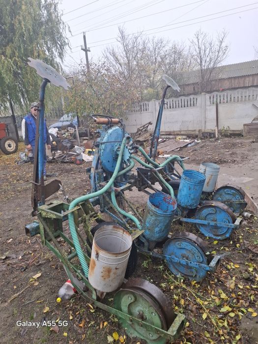 Vând Tractor U445 (leuț),plug,semănătoare, disc ,remorcuta Romanu • OLX.ro