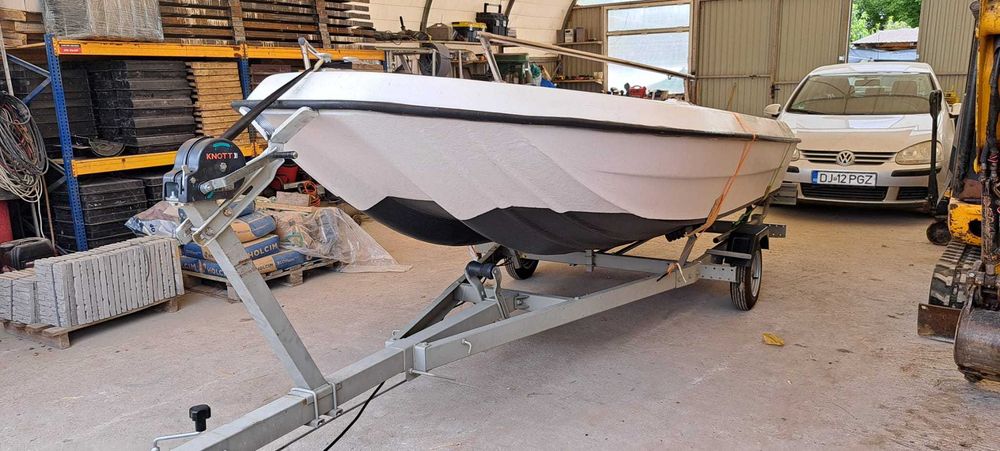 Barca Angelo Molinari 410 Craiova • OLX.ro