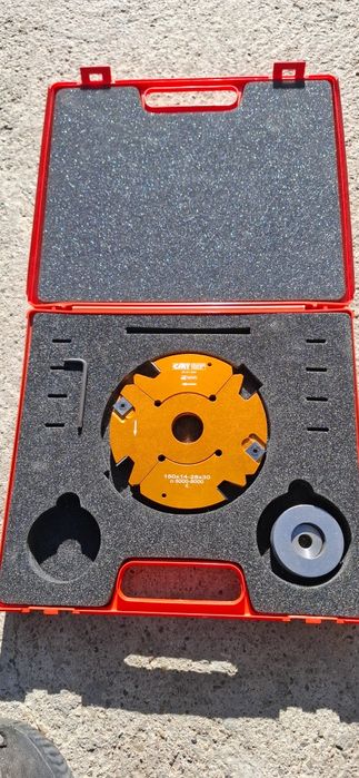 Freza reglabilă tâmplărie.Noua Vetis • OLX.ro