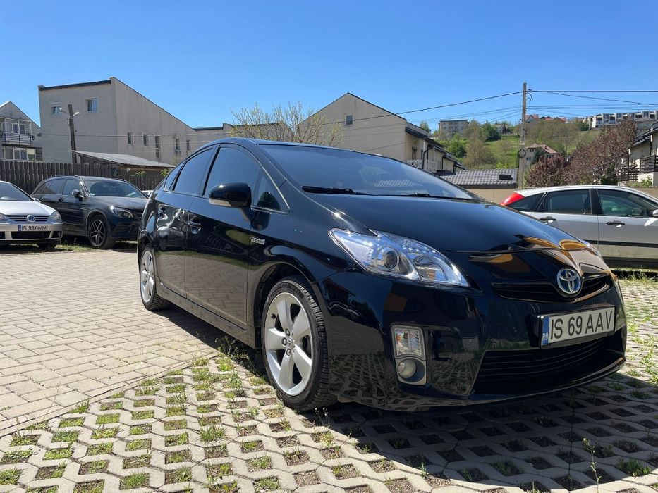 Toyota Prius-hibrid Iasi • OLX.ro