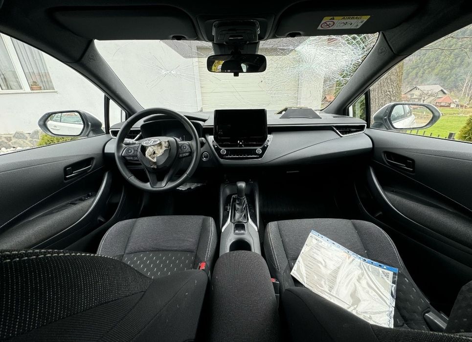 Toyota Corolla facelift hybrid 2024 usor avariat Tulcea • OLX.ro