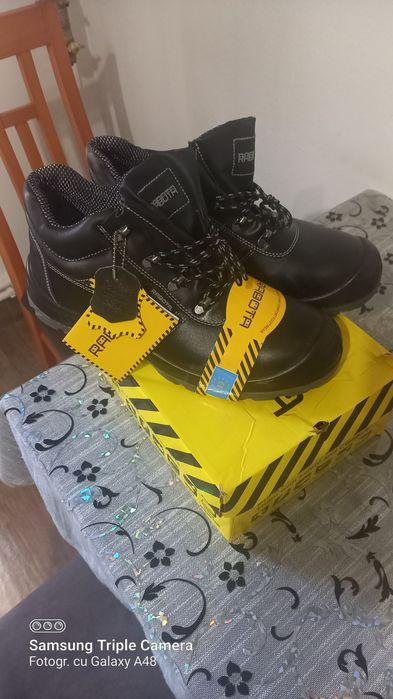 Bocanci de protectie Ramnicu Valcea • OLX.ro