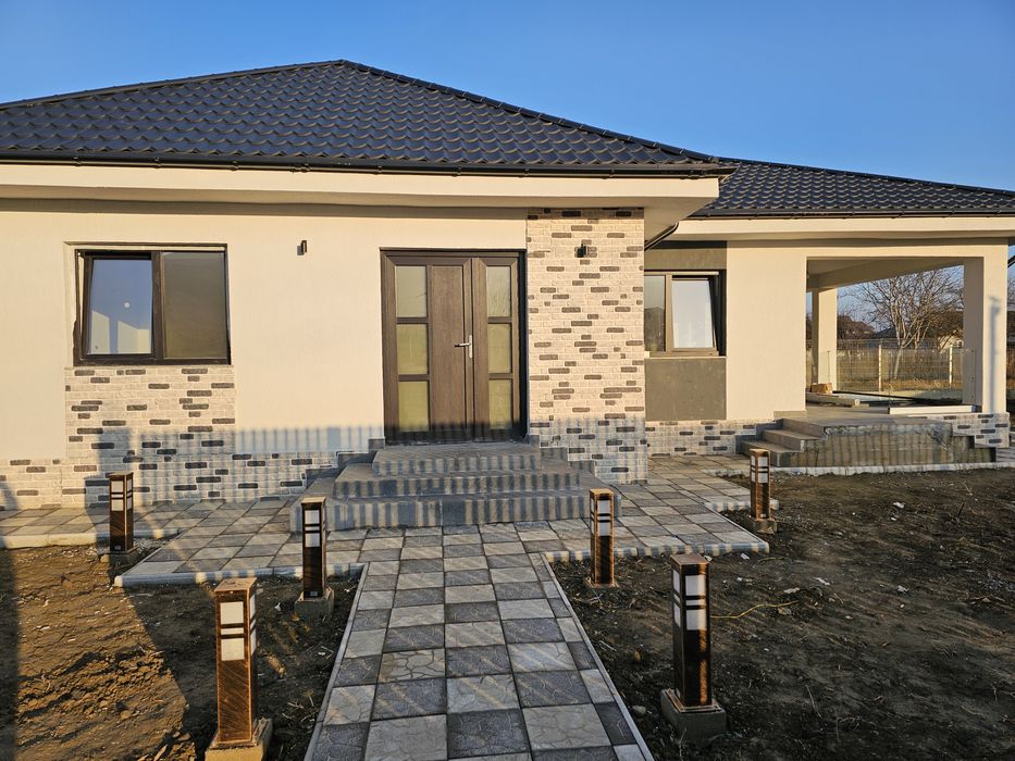 Case Premium De Vanzare Hemeius Valea Mosneagului • OLX.ro