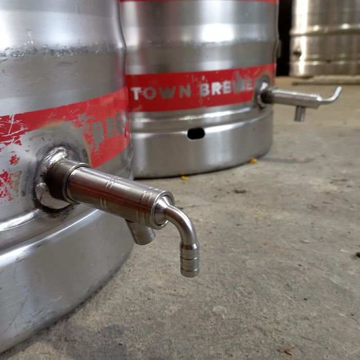 Butoi , butoaie inox cu robinet,vas expansiune hidrofor Adjud • OLX.ro