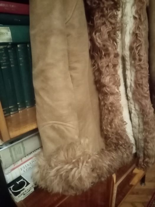 Cojoc dama - din blană de oaie Braila • OLX.ro