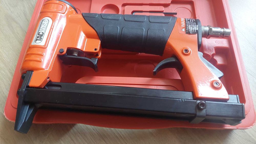 Tacoair A8016v Професионален пневматичен пистолет телбод за тапицерия гр Варна Гръцка махала