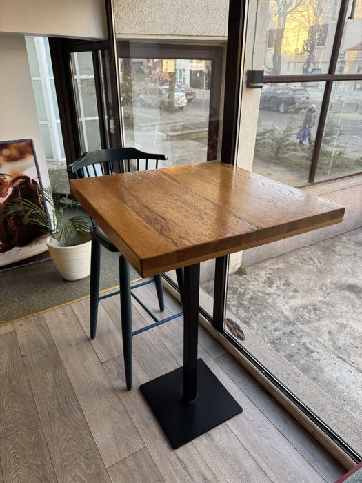 Masă bar înaltă, blat lemn masiv + picior metalic Constanta • OLX.ro