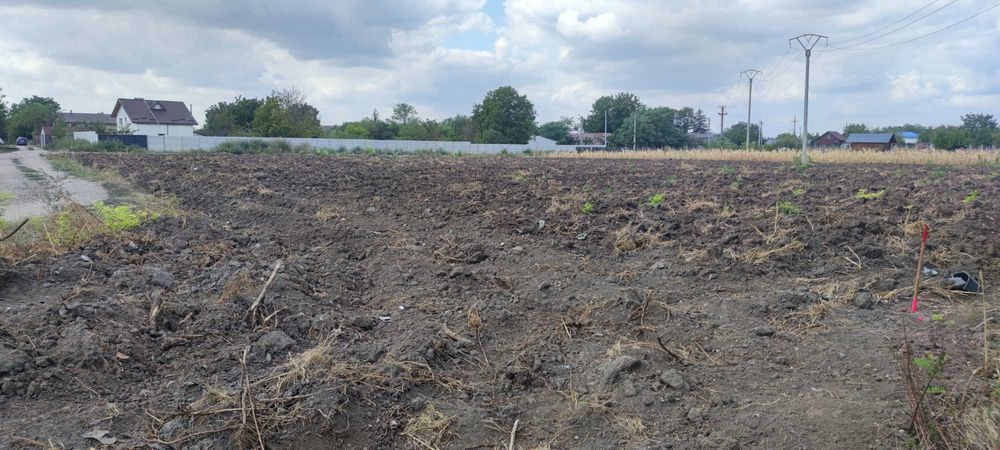 Vând teren pentru casă Postavari • OLX.ro