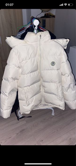 Geaca Trapstar alba Craiova • OLX.ro