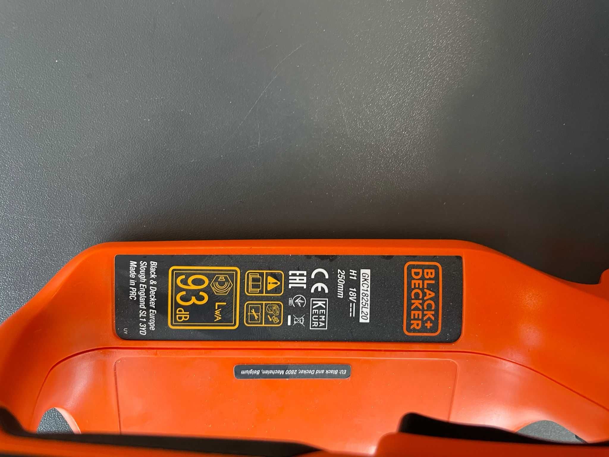 RESIGILAT- Black+Decker-GKC1825L20-QW Fierastrau electric 18V, 25cm ...