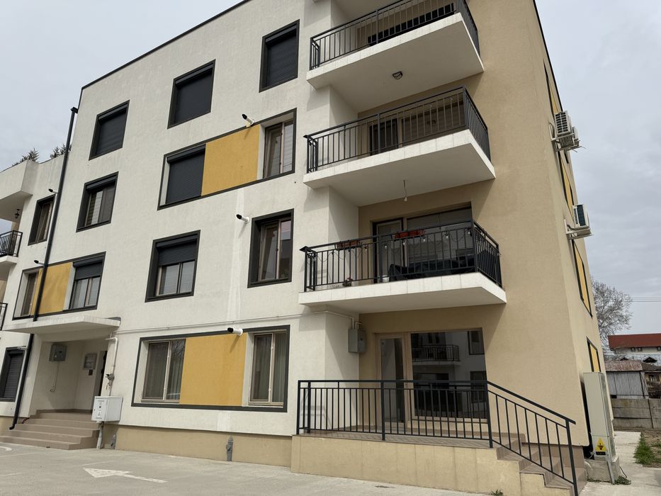 Vand/Inchiriez Spatiu comercial la 300m de VivoMall Pitesti,bloc NOU ...