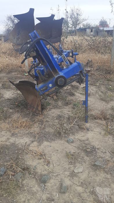 Plug reversibil 3 trupițe Rachelu • OLX.ro