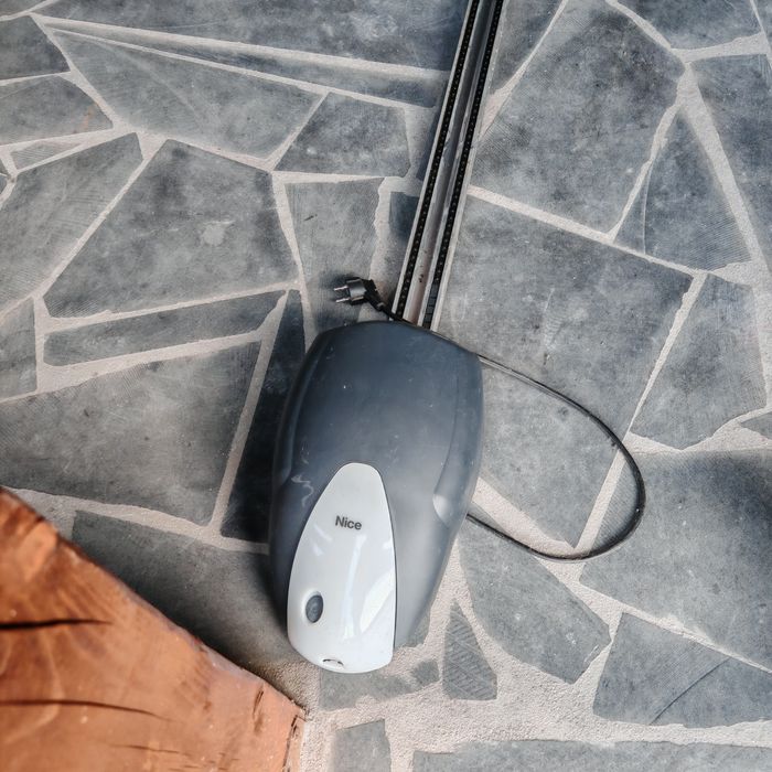 Motor Nice de garaj Livezile • OLX.ro