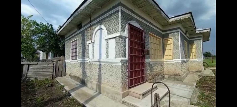 Vand casa 3 camere 73 mp si teren 1149 mp in comuna Valcelele Buzau ...