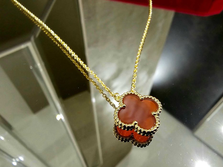 Van Cleef & Arpels VCA Red Carnelian 1 Alhambra Clover Дамско Колие гр ...