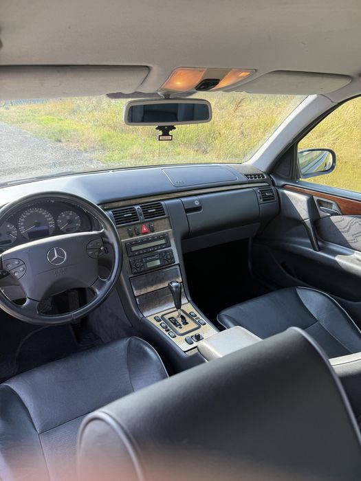 Vând Mercedes E320 W210 avantgarde (nu E220, W211, BMW, Audi) Timisoara • OLX.ro